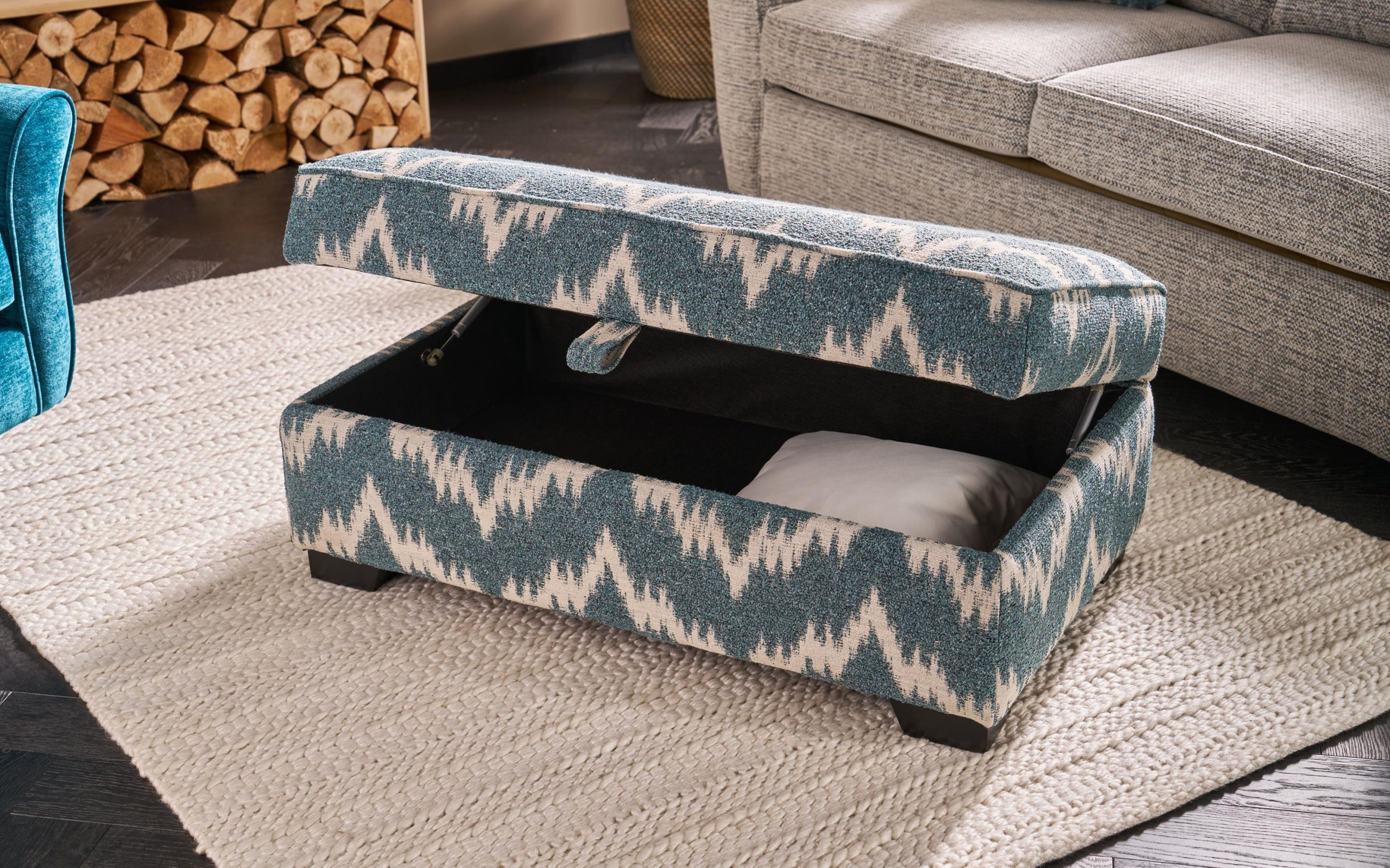 The Ottoman Stool: Add a Touch of Elegance to Every Room - 3Steps